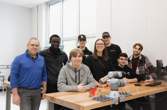 Le Cégep hôte de la compétition internationale de robotique Robotfly ...